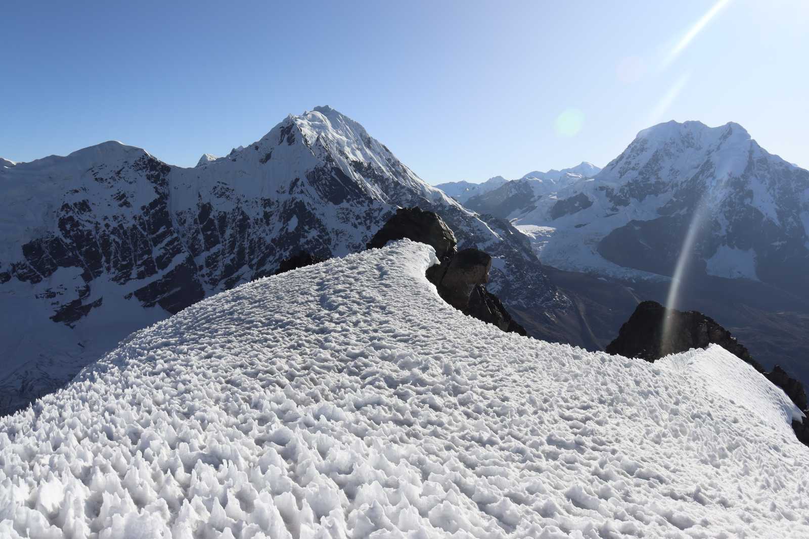 Jampa Climbing 3 Days - Huillca Expedition